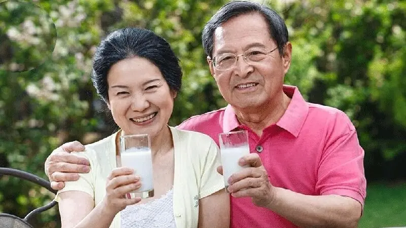 Dùng ngay Vinamilk Canxi Pro, sữa bổ sung canxi cho người trưởng thành