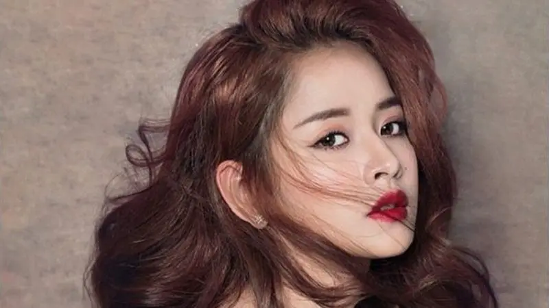 Top 13 màu tóc nhuộm đỏ rượu vang hot trend, đẹp và vô cùng thu hút