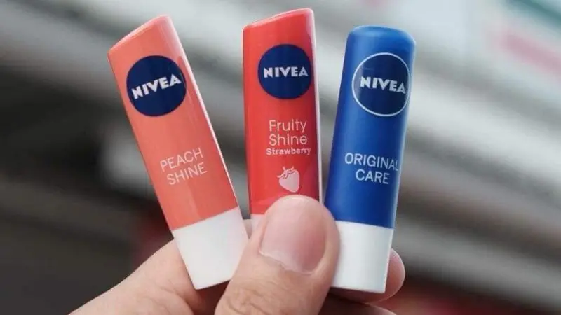 Son dưỡng Nivea có tác dụng gì? Có trị thâm môi không?